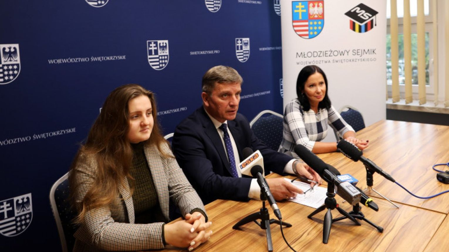 Co zrobić żeby młodzież została w naszym regionie? Zgłoś swój pomysł Co zrobić żeby młodzież została w naszym regionie? Zgłoś swój pomysł